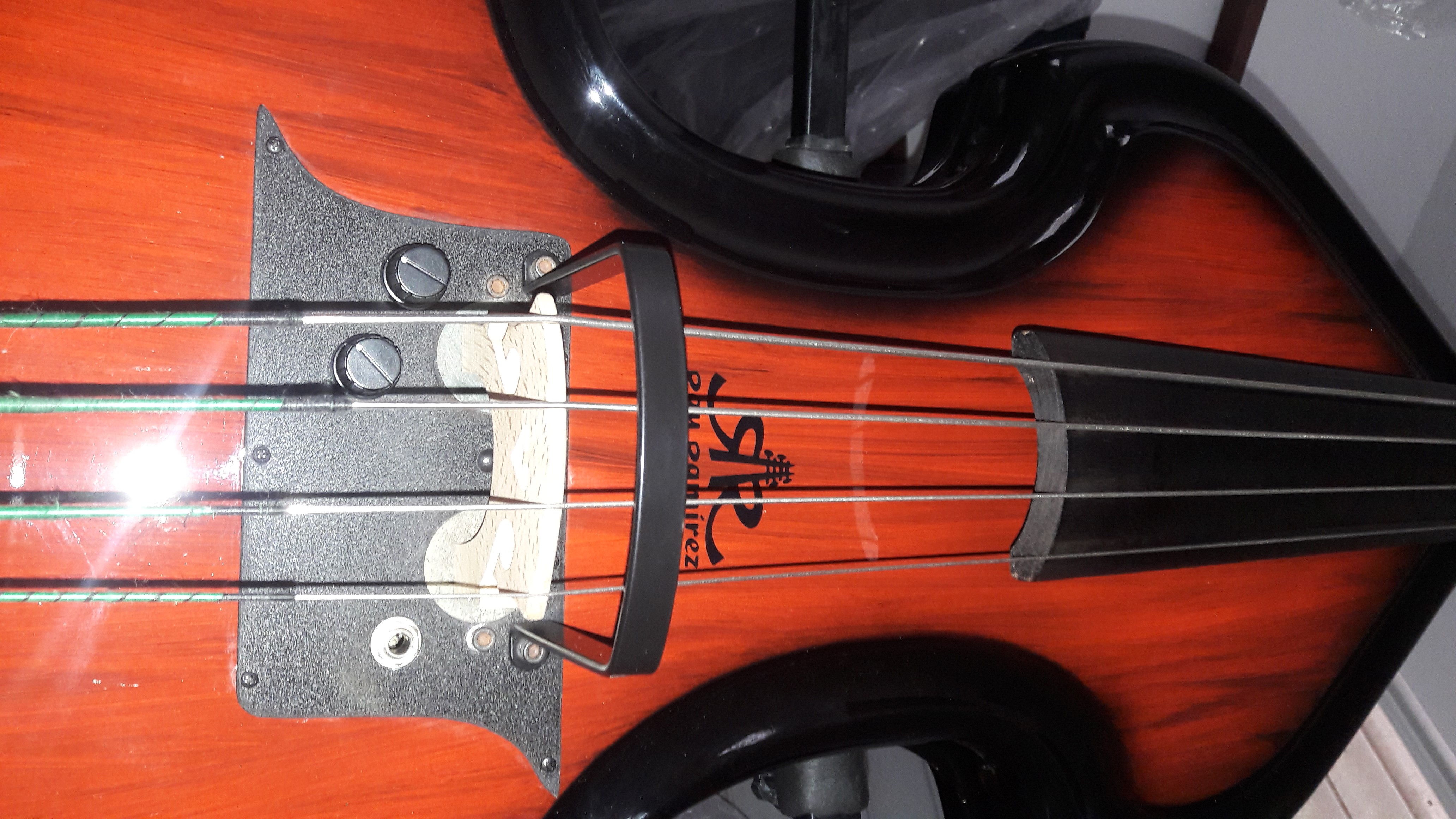 325 – Ray Ramírez Basses